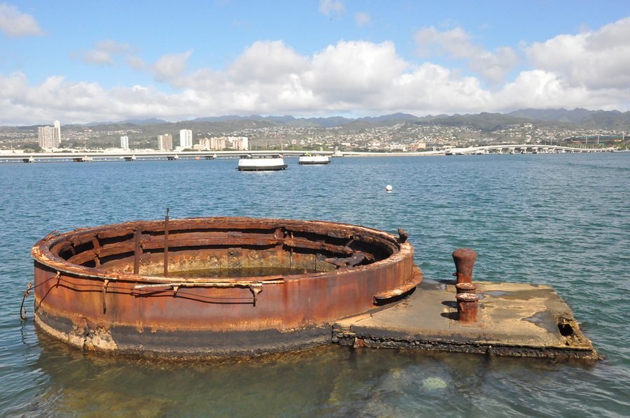 USS Arizona Gun Turret - Honolulu Airport Shuttle | VIP Trans